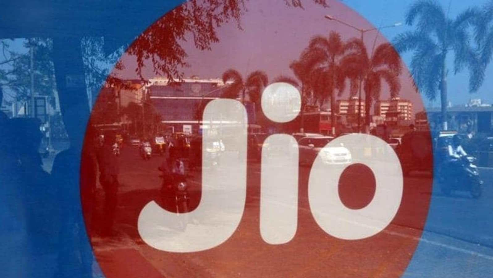 Jio launches new family postpaid plans; get unlimited calling, 5G data ...